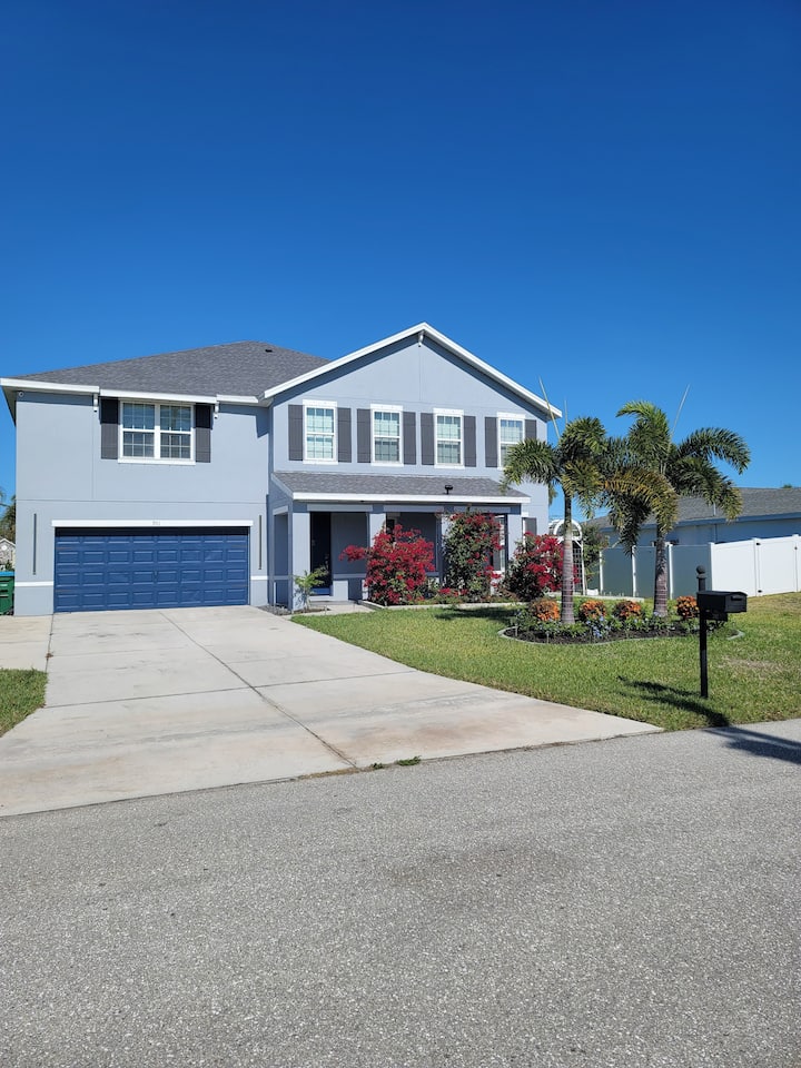 Tr's Bed & Breakfast - Cape Coral, FL