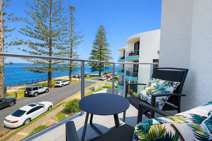 Golden Beach Family Oceanfront 3br Retreat - Sunshine Coast