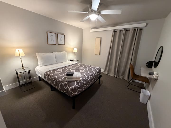 Modern Get Away - Oasis, Billings