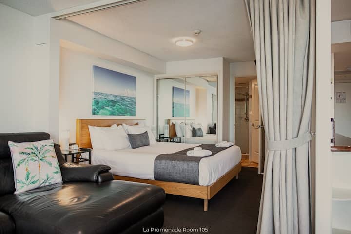 Oceanfront King Studio - Caloundra