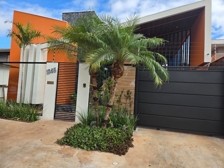 Linda Casa Para 6 Pessoas. - Dourados