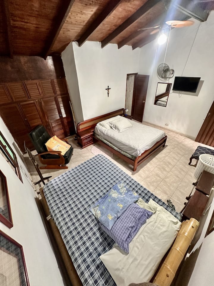 Finca Privada Con Piscina Y Jardines En Ginebra. - Ginebra