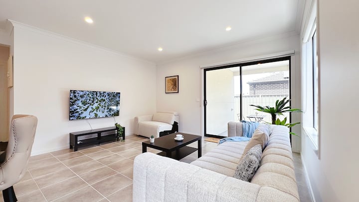 2026 New Built/lyra/near School/washing & Dryer - Donnybrook