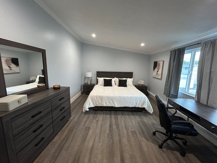 Bright & Modern Costa Mesa Retreat | Near Beaches - Costa Mesa, CA