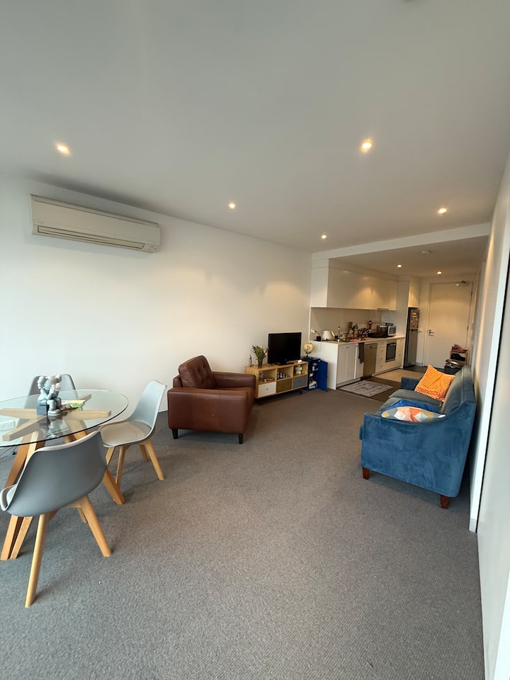 Central St Kilda Apartment Near Beach & Tram - St Kilda