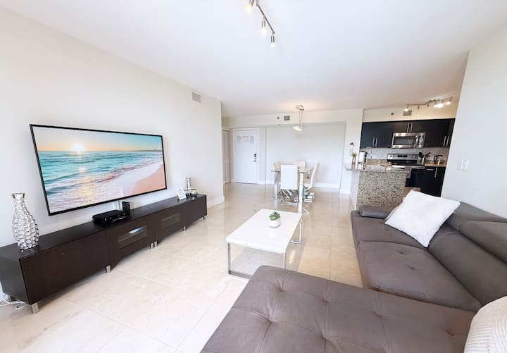 Amazing, Bright & Quiet W/crib. Free Parking/wifi - Aventura, FL