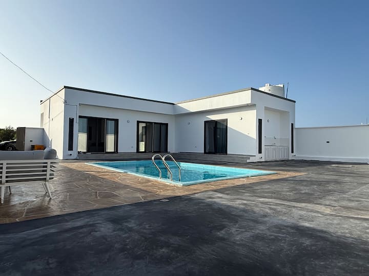 Modern Pool Villa | Security & Generator | Nungwi - Tanzanie