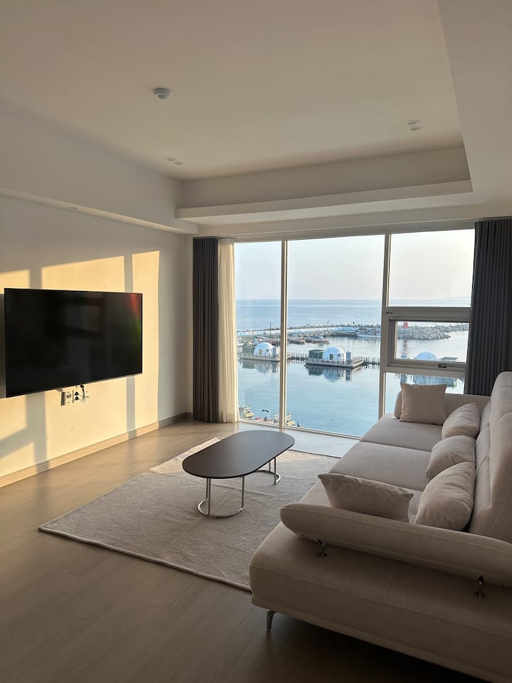 멋진 오션뷰와 산책로와 바다가 가까운 힐링숙소 - Pohang-si