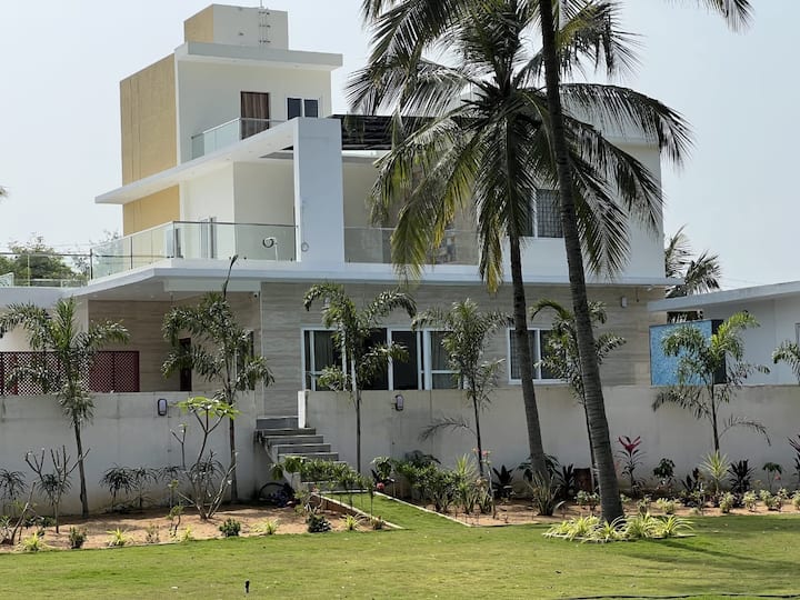 Cinderella Luxuary Beach House - Chennai