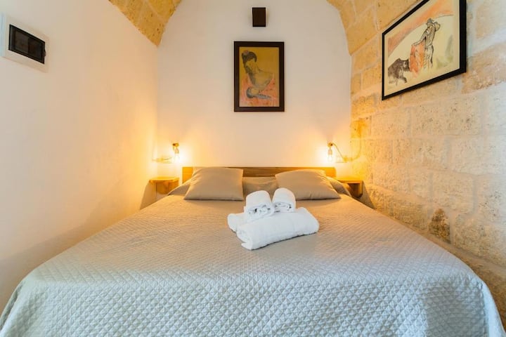 Palazzo Dim's. Polignano A Mare. Puglia. - Polignano a Mare