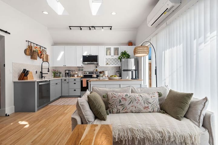 The Cozy Nook Guesthouse W/ Parking - Denver, CO