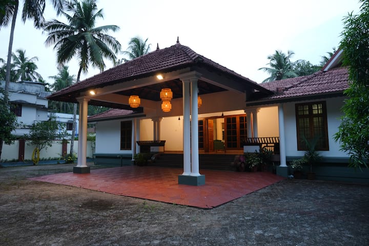 Akkarae - Private Heritage Villa - Kozhikode