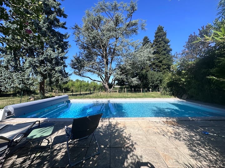 Les Jardins De Jean, Gîte De Campagne Avec Piscine - Belleville, France