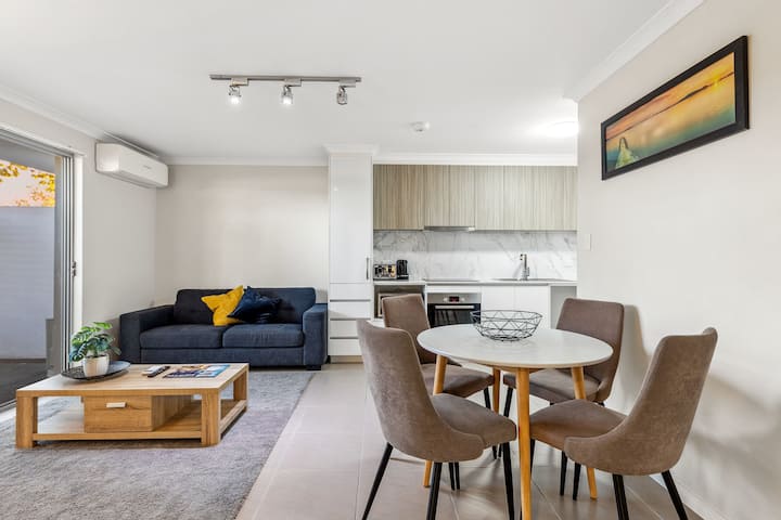 Quiet Rockingham Apt | Office Ready + Central - Rockingham