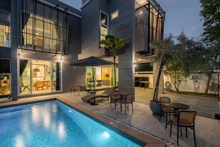 4卧独栋泳池别墅 | 豪华现代装修 | 周边大型商场 | 交通便利 - Chiang Mai