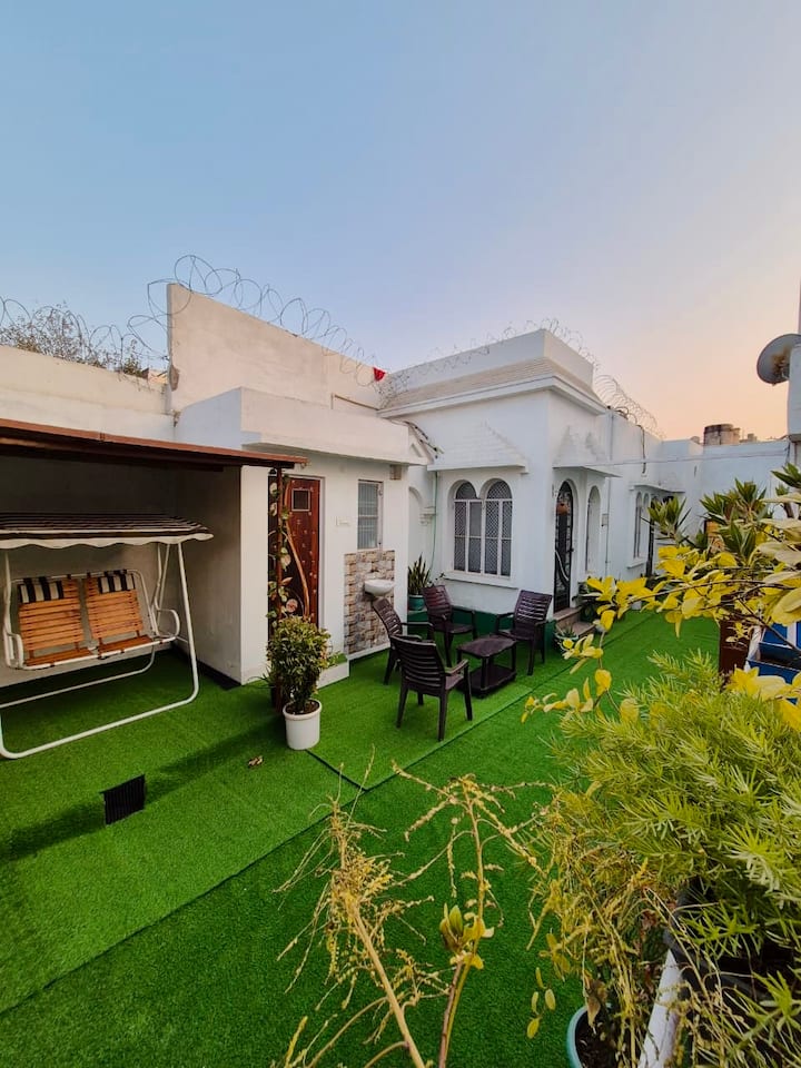 Braj Basera | Grehstay | 1km To Janmabhoomi - Mathura