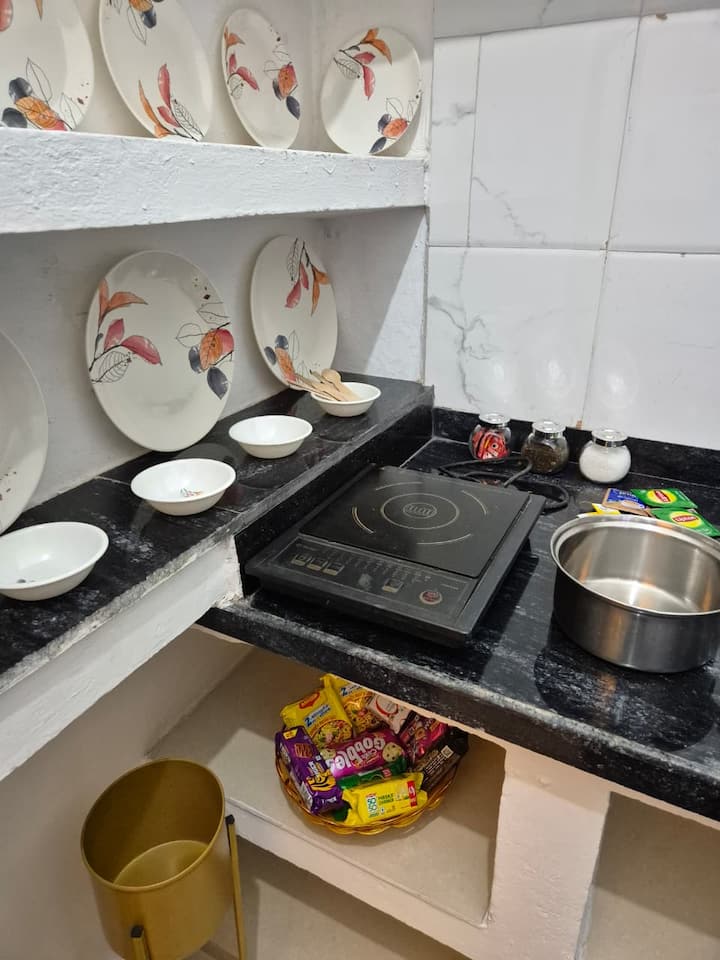 Braj Basera | Grehstay | 1km To Janmabhoomi - Mathura