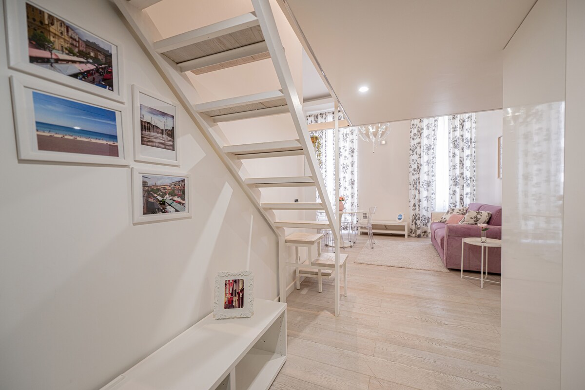 Mezzanine studio 5 pers – Le Petit Voltaire - air conditioning - Flats ...