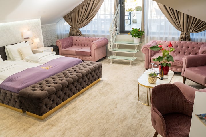 Queen Hotel Palace Apartments - Novi Sad