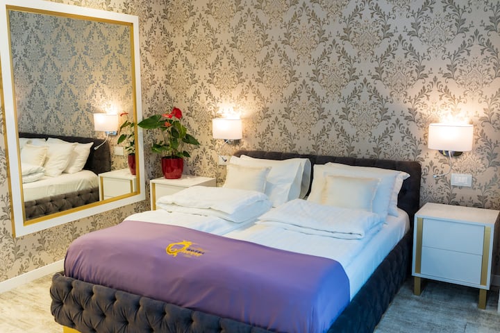 Queenhouse For 52guests - Novi Sad