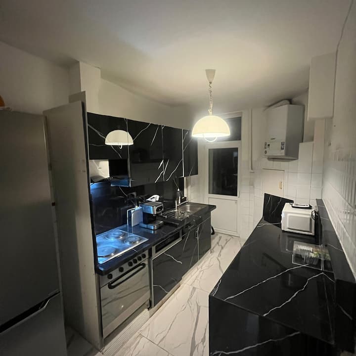 Comfy Fully Furnished Residency - Forest