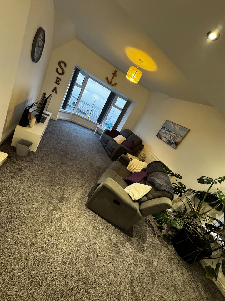 Shore Thing Seafront Apartment - Morecambe