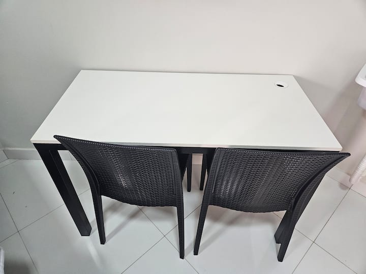 Studio 07, Suíte, Garagem Em Frente, Grátis - Maringá