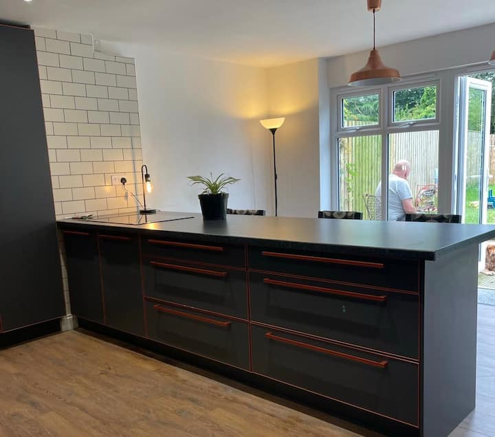 Comfortable Group House With Off Site Parking - Carlisle