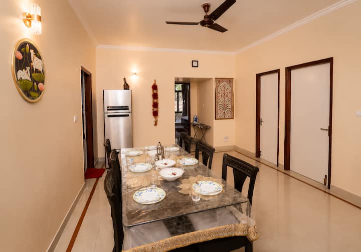 Taj Luxuria By Redolive | 3bhk Agra Nr Taj Mahal - Agra