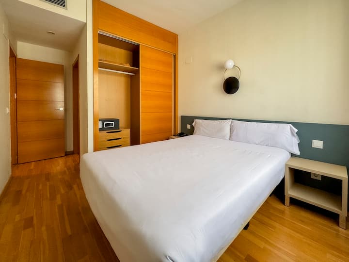 Hab. Para 2, Compostela Suites Con Cama Matrimonio - Madrid
