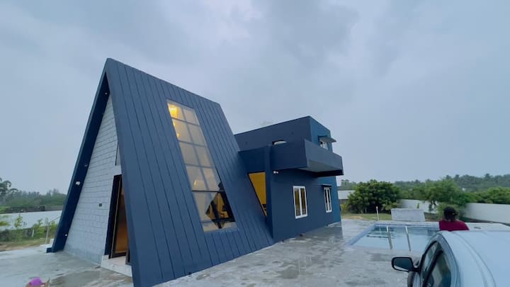 Ecr Modern Beachouse Mahabalipuram Swimmingpool. - Mahabalipuram
