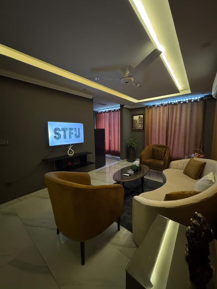 The Aurelian | Luxury 2-bed Apartment - Lahore