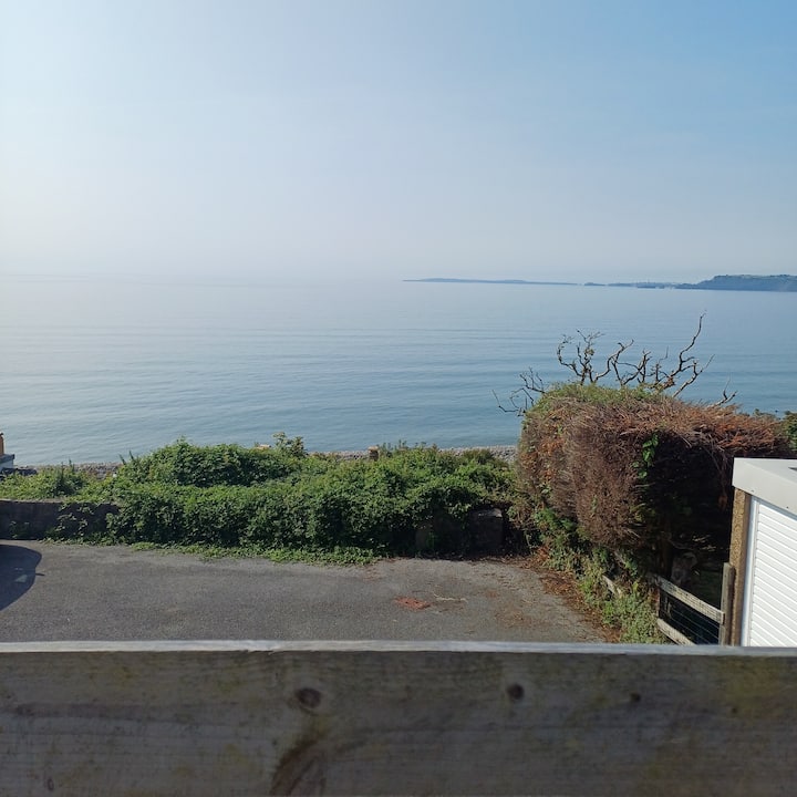 2 Bedroom Chalet Bungalow - Tenby