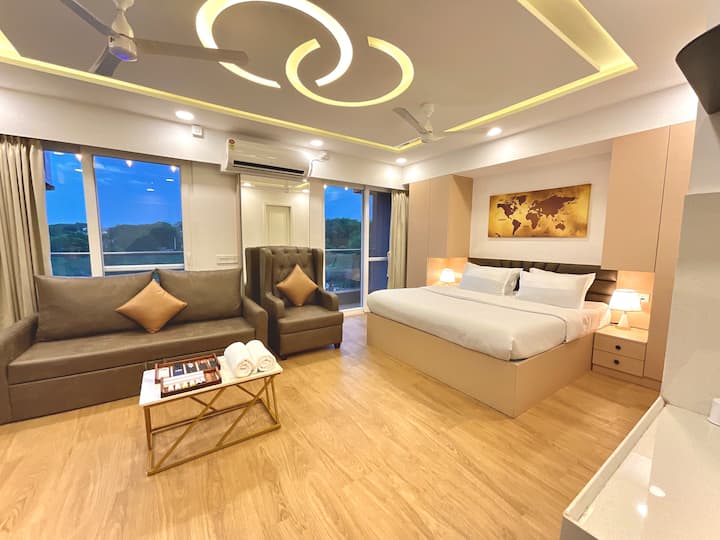 Pune Airport's Finest Lounge Studio In Viman Nagar - Pune