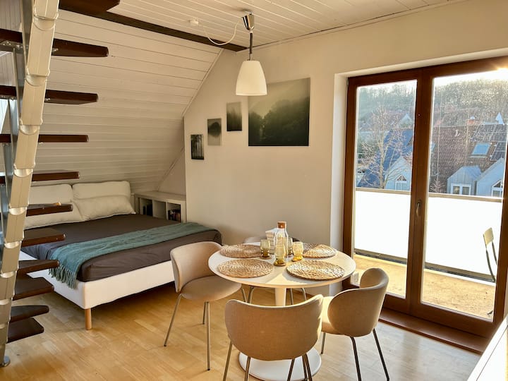 Dachgeschosswohnung Mit Balkon - Würzburg