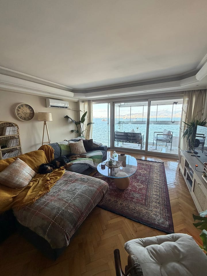 Muhteşem Manzara Yalı Dairesi - Bornova