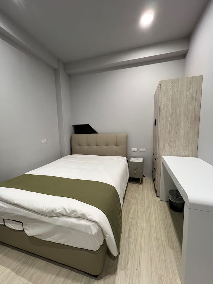 《慕南旅 Munan Stay》
標準雙人房
中西區核心地點
赤崁樓 石精臼 步行3分鐘 - 둥 구