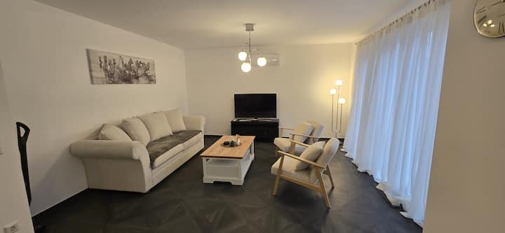 Moderne, Gemütliche Unterkunft Im Herzen Von Neuss - Düsseldorf