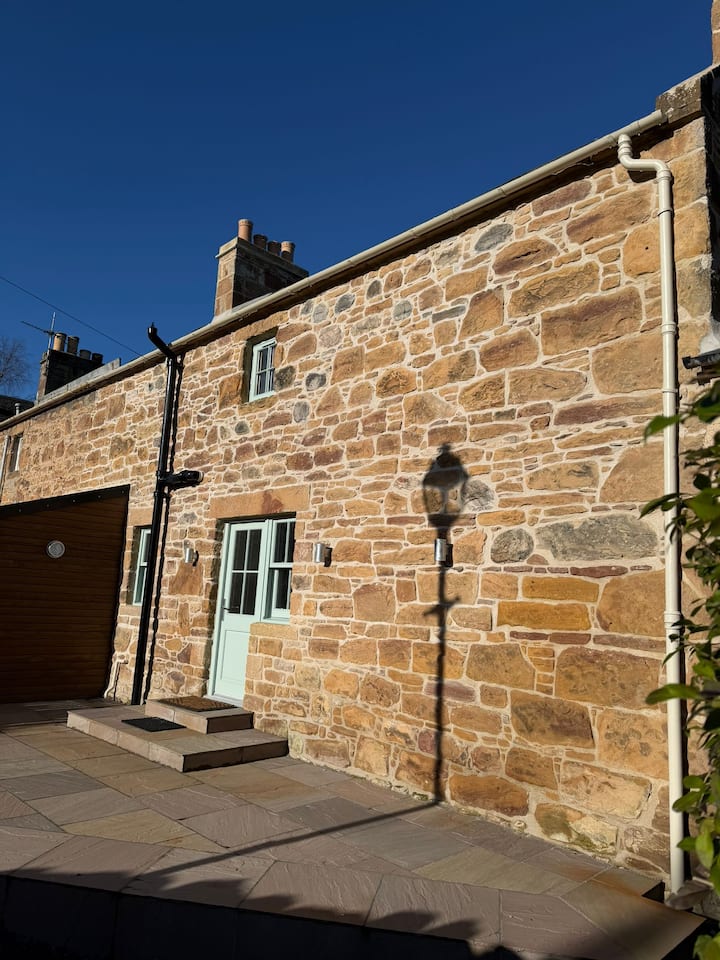 Gilchrist Sq | Luxury In The Heart Of Dornoch - Dornoch