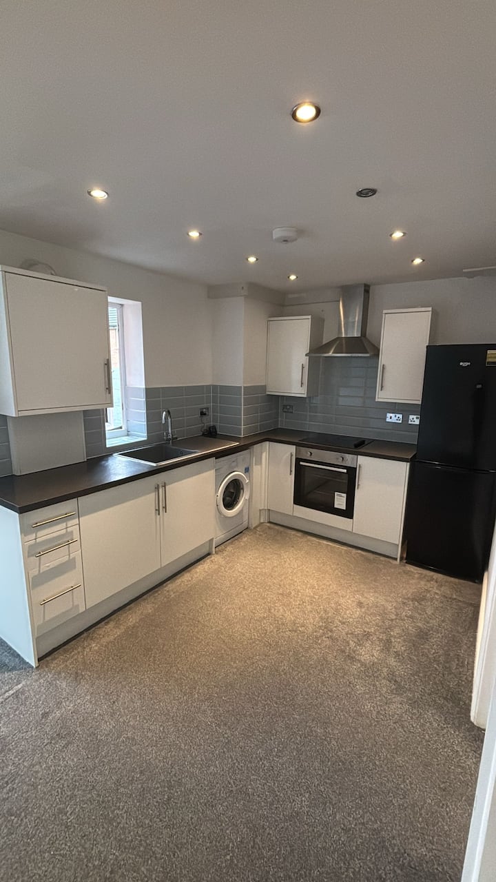Luxury Modern Studio | Prime Luton Location - Harpenden