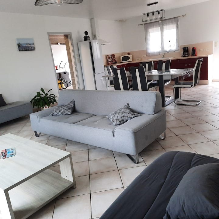Maison Chaleureuse
 6 & 8 Pers
10 Mns De La Mer - Saint-Vincent-sur-Jard
