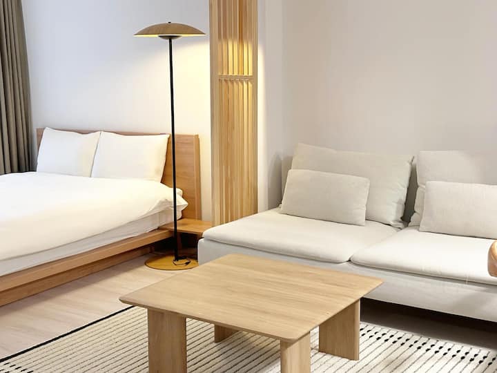 Breeze • • #New Open#올리모델링#엘시티와해변1분#넷플릭스 - Busan