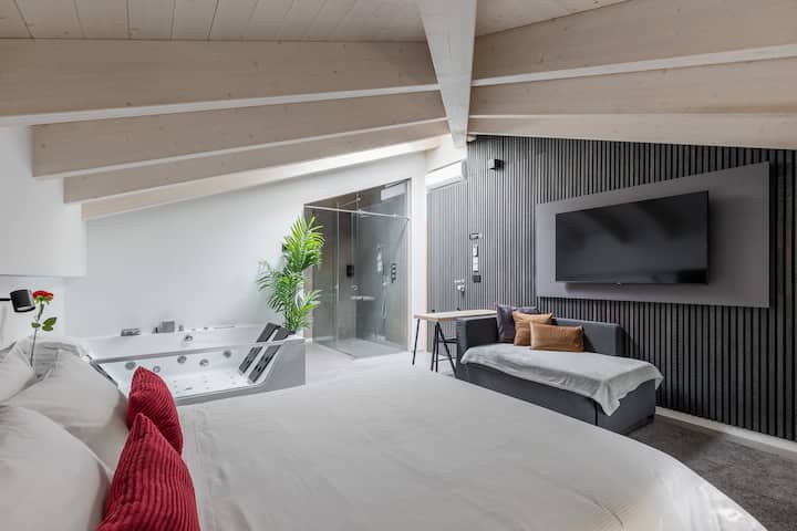 Suite Con Vasca Idromassaggio E Parcheggio - Bologna