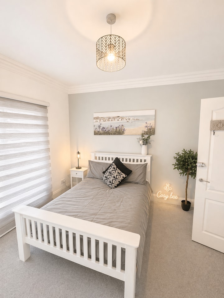 Cosy Bee Double Comfort Room - Shared Kitchen - Bournemouth
