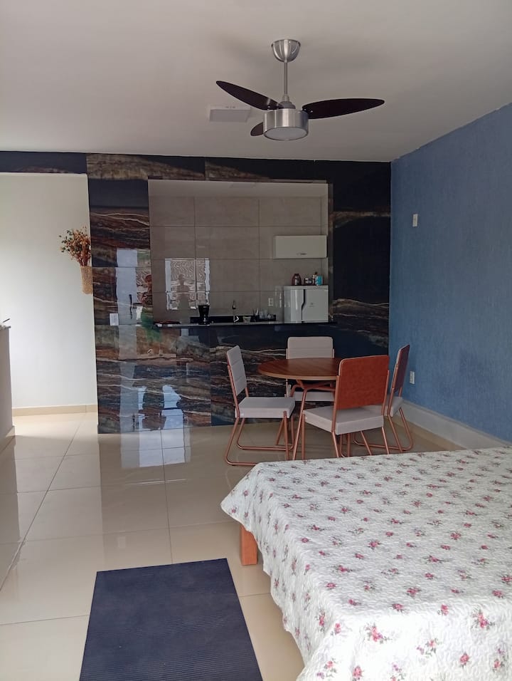 Kitnet Temporada 
Completa
Tvwi-fi 
Perto Praia - Mangaratiba