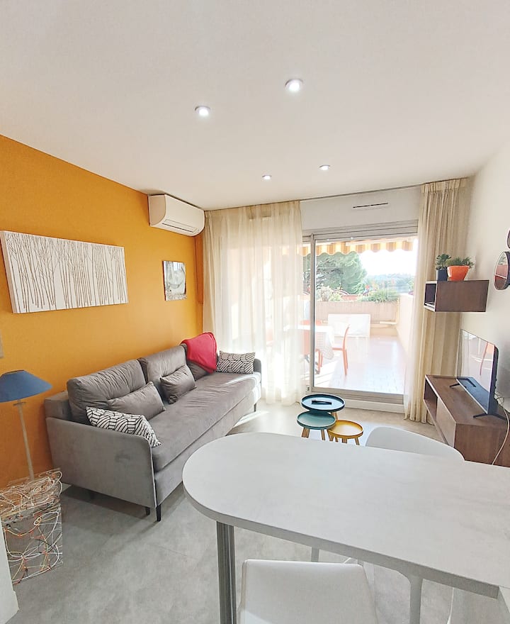T2 Lumineux, 4 Couchages-terrasse 
Piscine&tennis - Antibes
