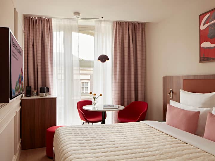 Numa | Medium Room - The Hague