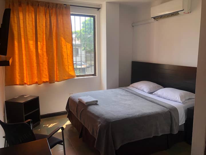 Hotel Champagnat, Alameda, Cali, Valle Del Cauca - Cali