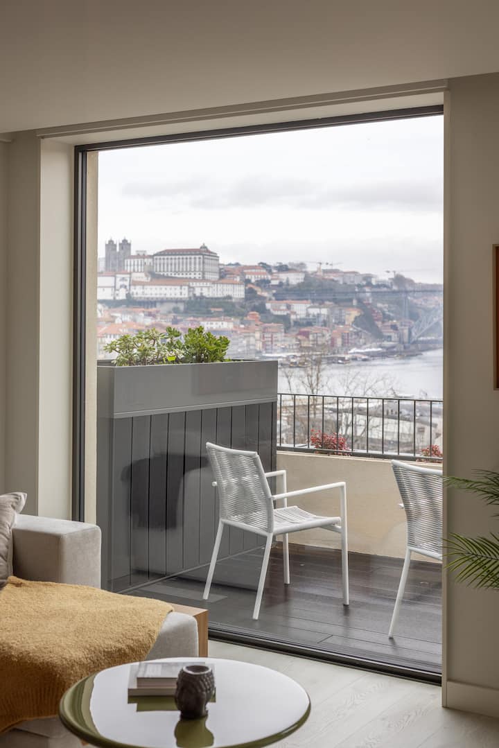 Porto’s Best View | Exclusive Luxury Apart In Gaia - Porto
