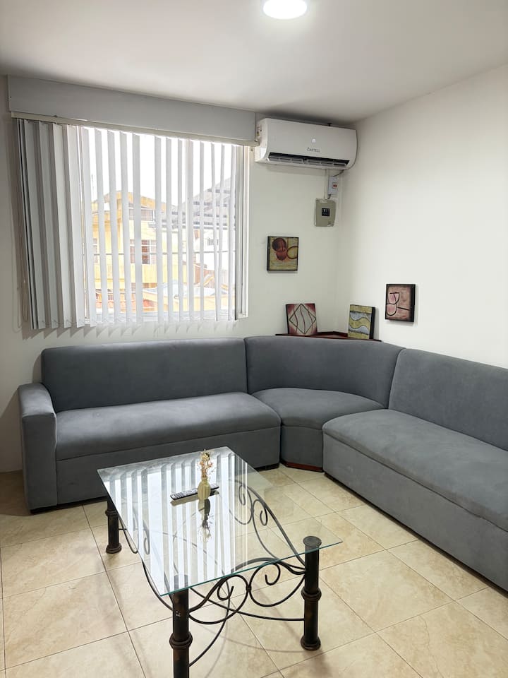 Dpto. Cómodo Cerca Del Iess En Zona Segura - Santo Domingo